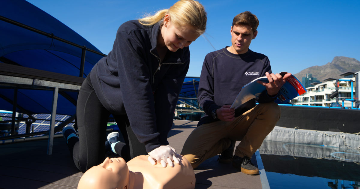 Two Oceans Aquarium | PADI Emergency First Response Course